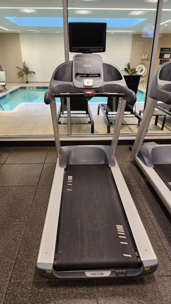 Precor 932i Experience Treadmill | CFF Strength Equipment