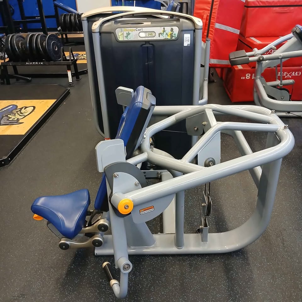 Matrix Ultra Series Independent Bicep Curl G7-S40 | CFF Strength Equipment