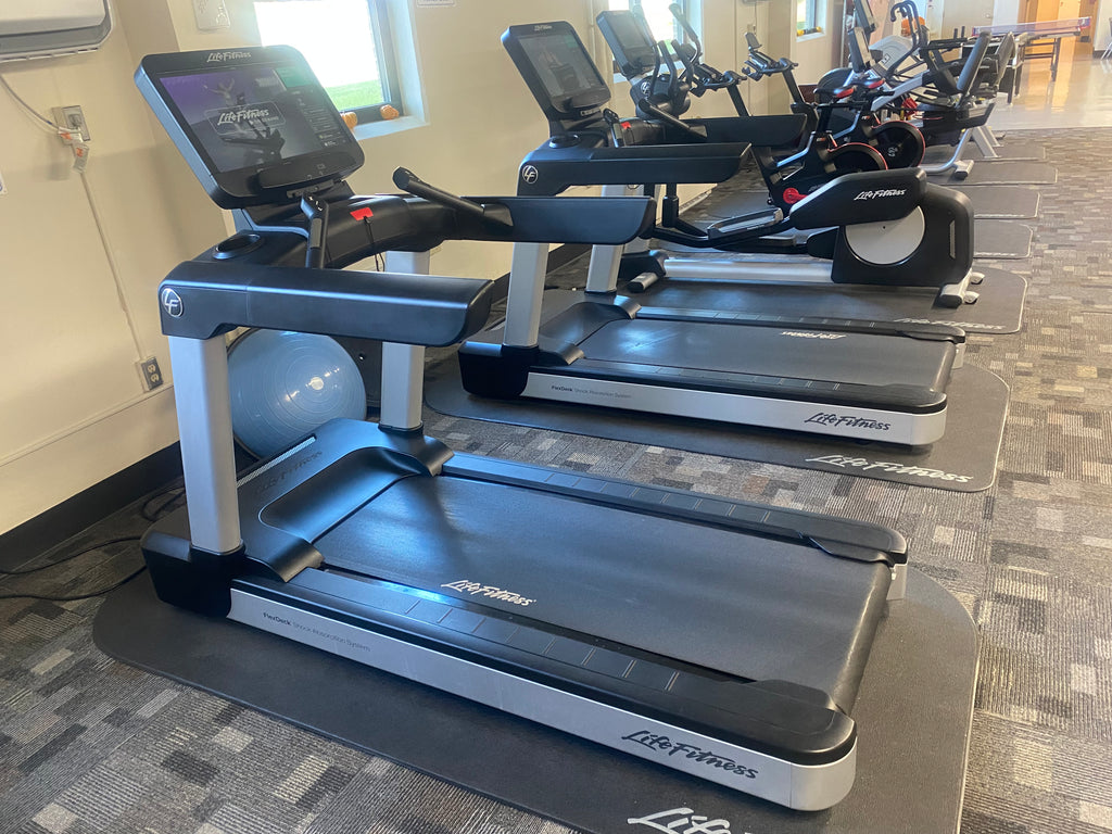 Life Fitness Integrity Treadmill w/SE3 HD Display Console | CFF ...
