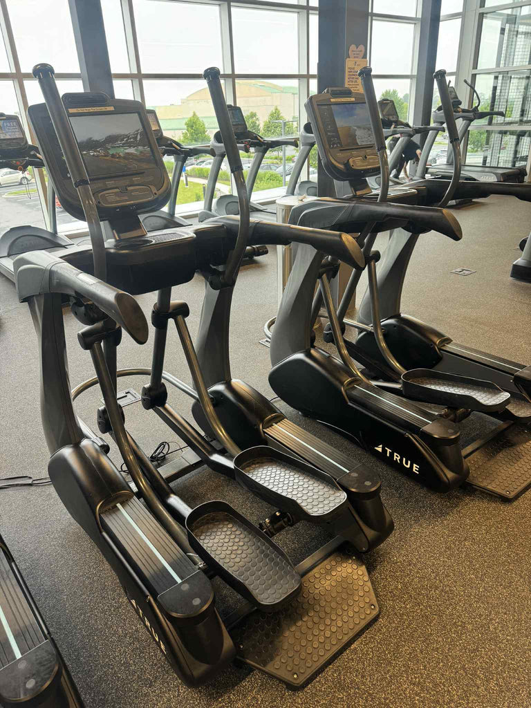 True Fitness Elliptical E900 – Envision 16" LCD | CFF Strength Equipment