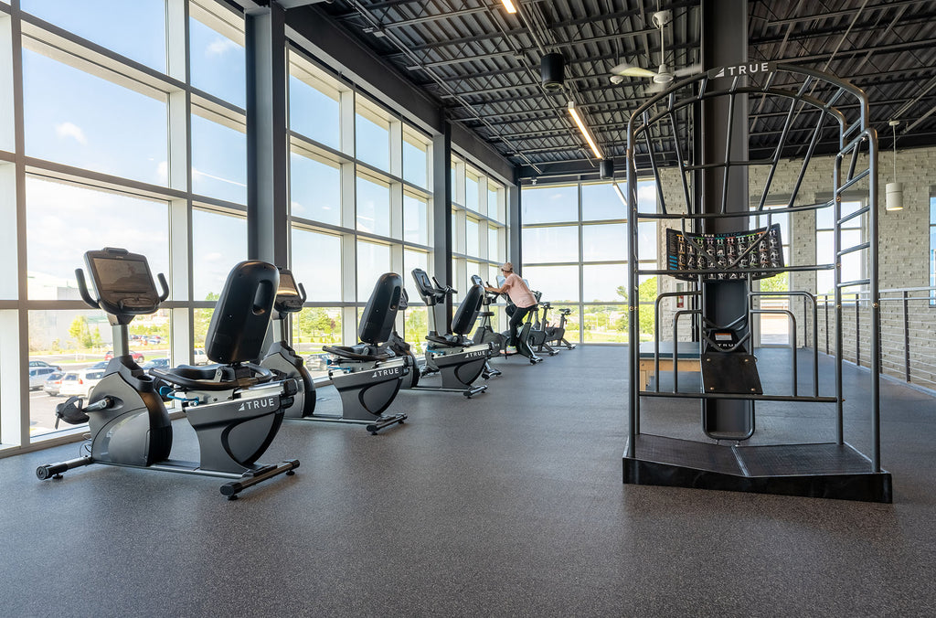 True Fitness R900 Recumbent Bike – Envision 16" LCD | CFF Strength ...