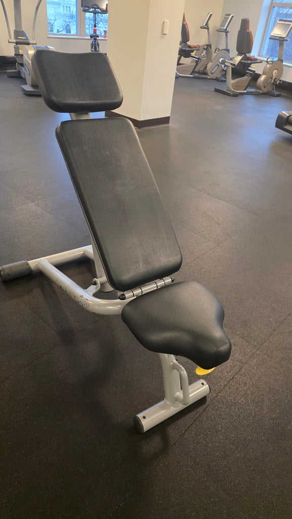 Technogym PA04 Adjustable Bench | Commercial Utility Bench | CFF ...