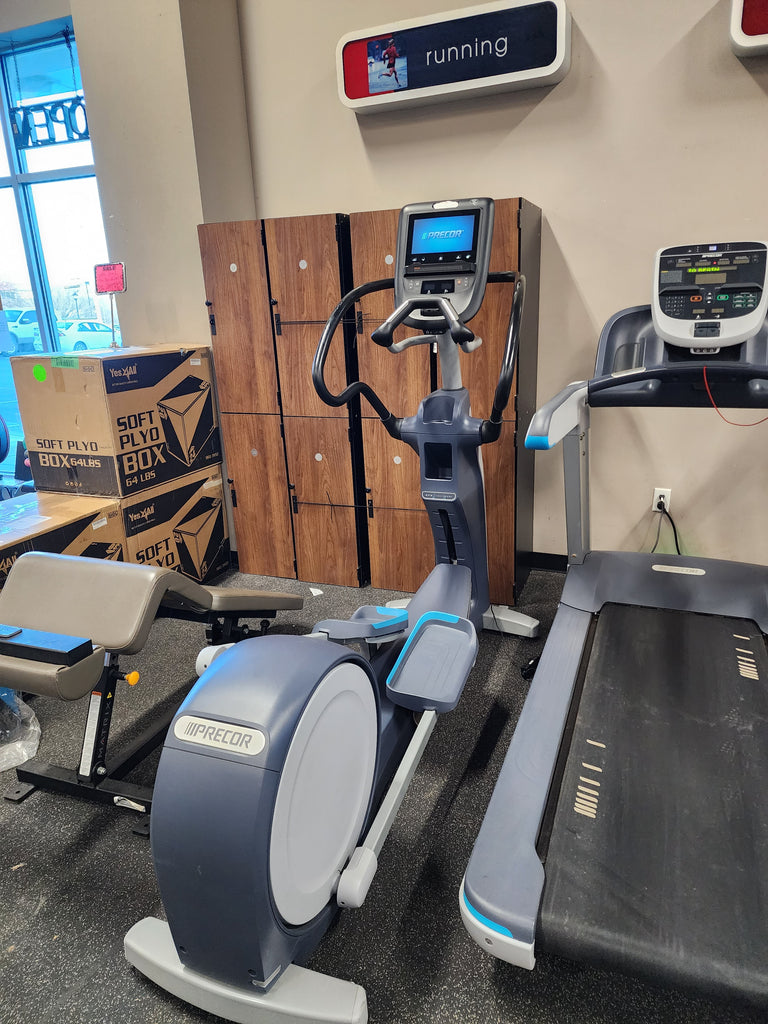 Precor EFX 863 Elliptical W/ P62 Console Converging Crossramp | CFF ...